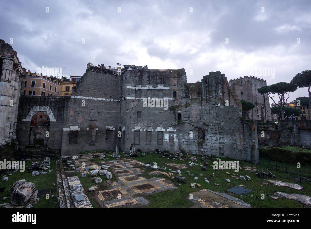 Roman shrines hi-res stock photography and images - Alamy