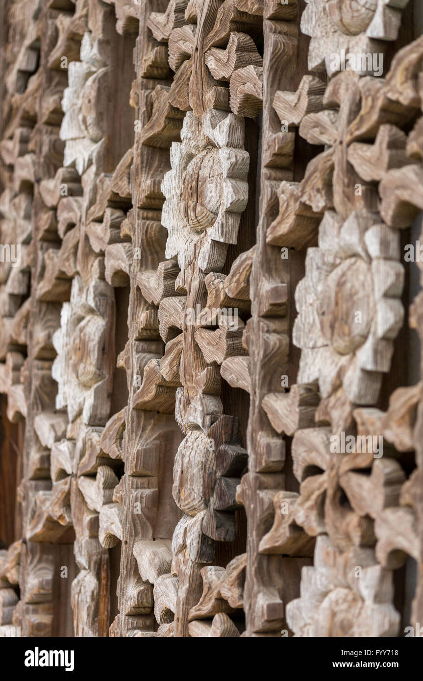 Traditional Korean temple engravings Stock Photo - Alamy