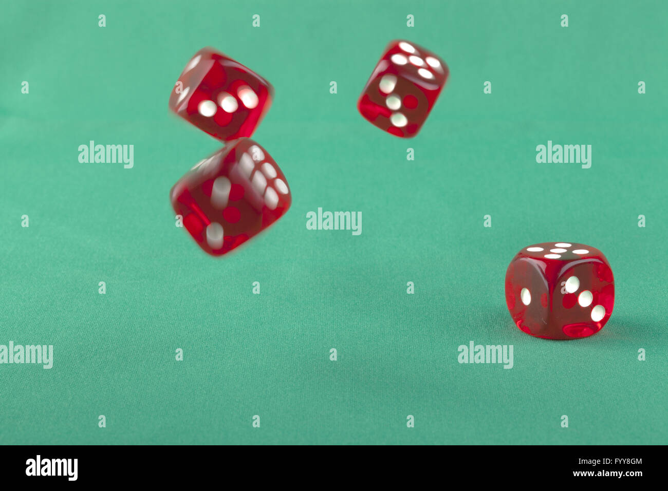 Dice bouncing hi-res stock photography and images - Alamy