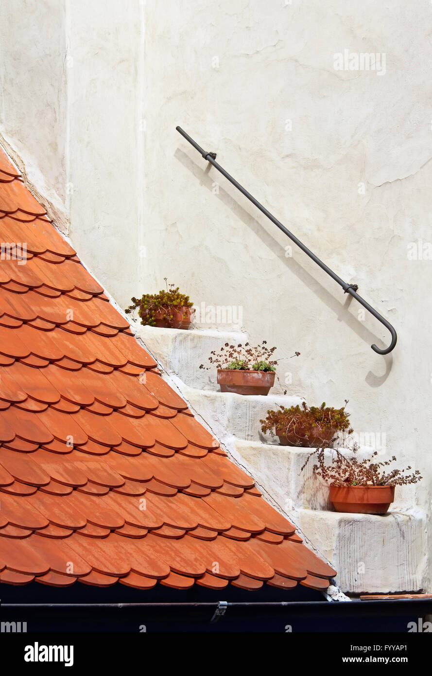 Terracotta roof tile wall hi-res stock photography and images - Alamy