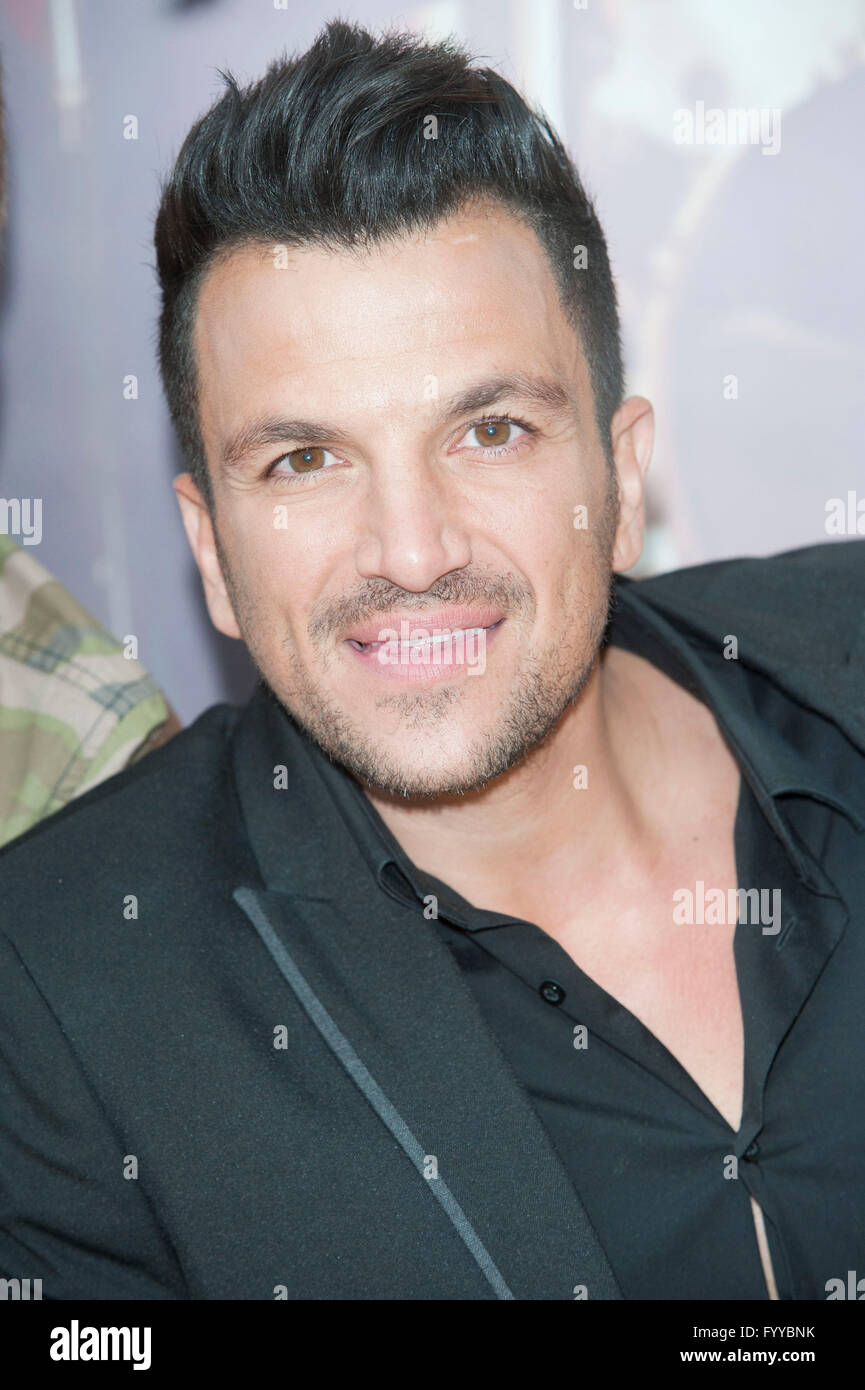 Peter Andre signing copies of his new album ‘Big Night’ Midsummer Place ...