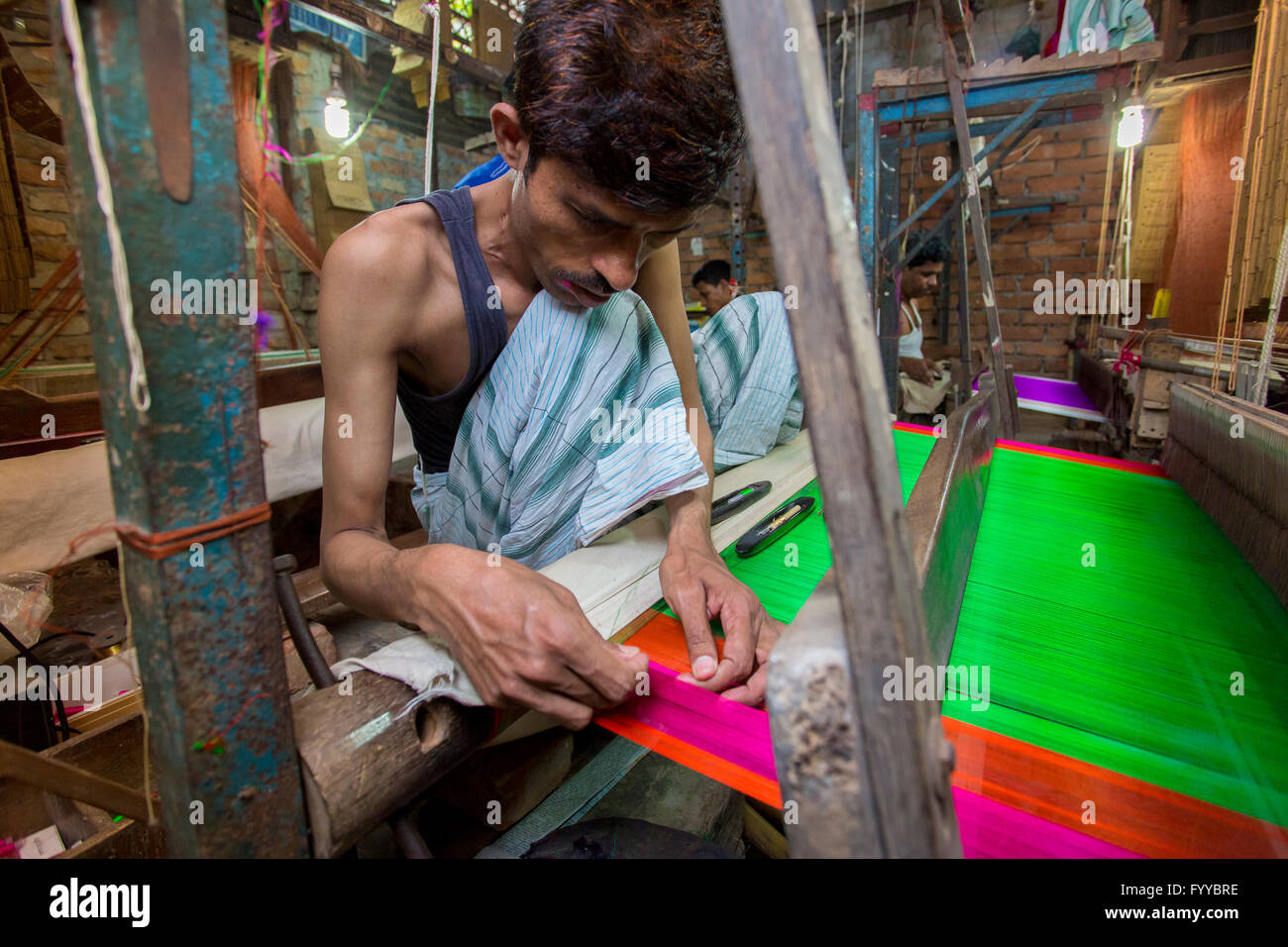 Md. Soikat (40 years) a Benarashi Palli worker © Jahangir Alam Onuchcha/Alamy Stock Photo - Alamy