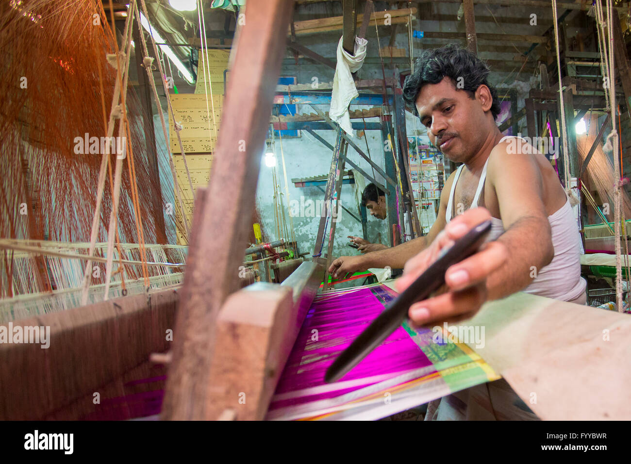 Jamdani saree worker © Jahangir Alam Onuchcha/Alamy Stock Photo - Alamy