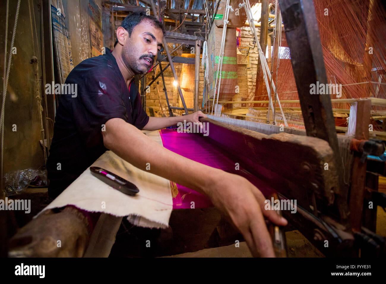 Abdul Kuddus Sawon (38 years) a Benarashi Palli worker © Jahangir Alam ...