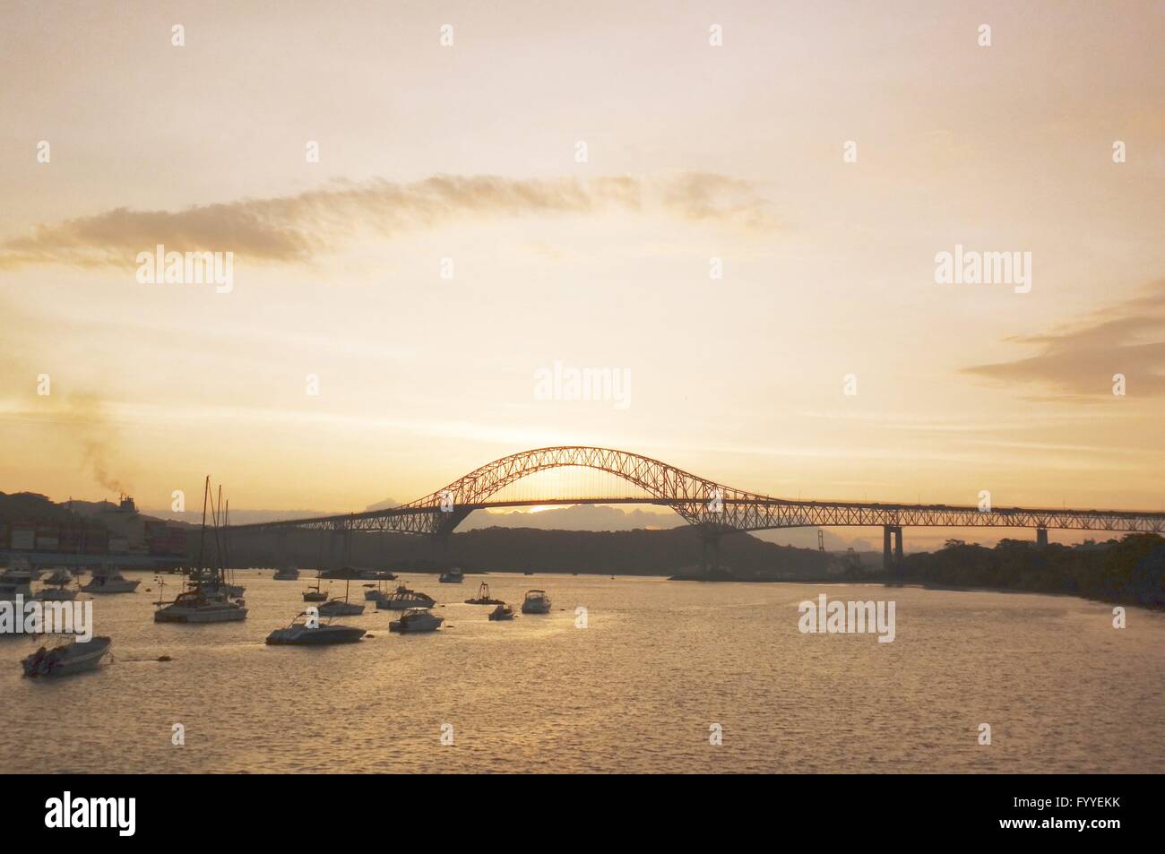 "Puente de las Américas", the oldest bridge in Panama City at the canal ...