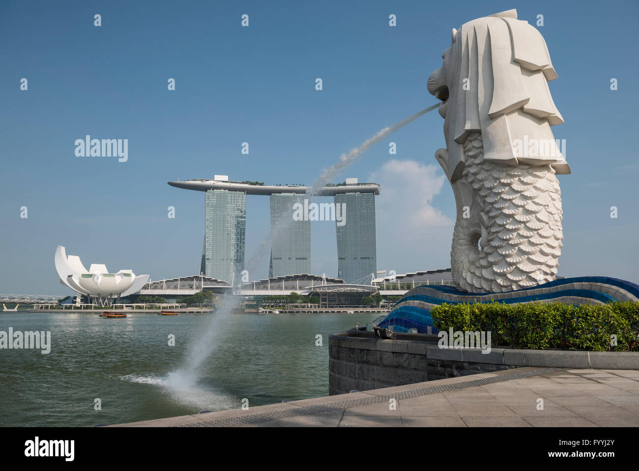 The Merlion and Marina Bay Sands Hotel, Singapore Stock Photo - Alamy
