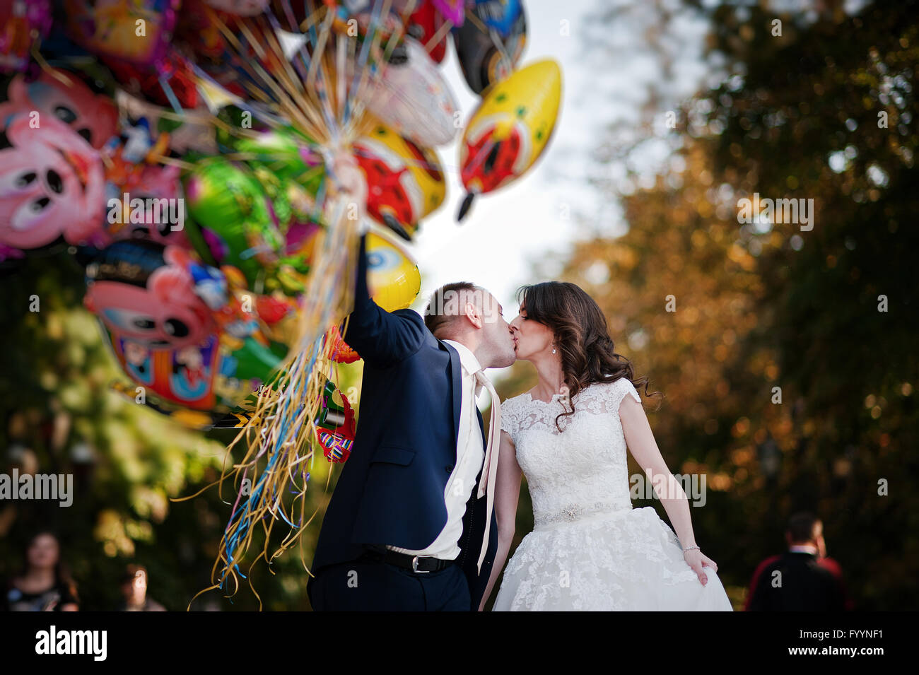 Couple hold hands run together hi-res stock photography and images - Alamy