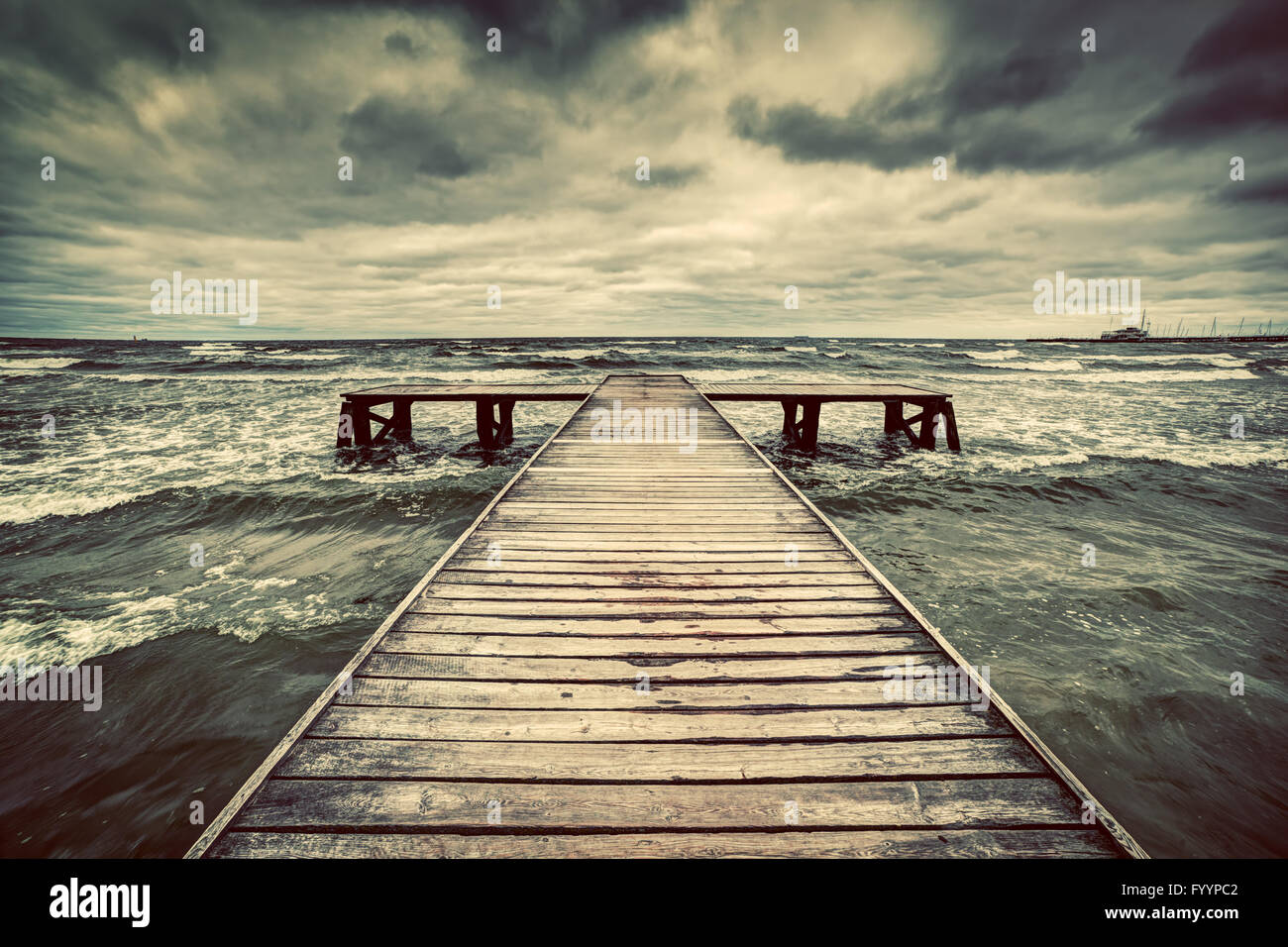 Retro jetty hi-res stock photography and images - Alamy