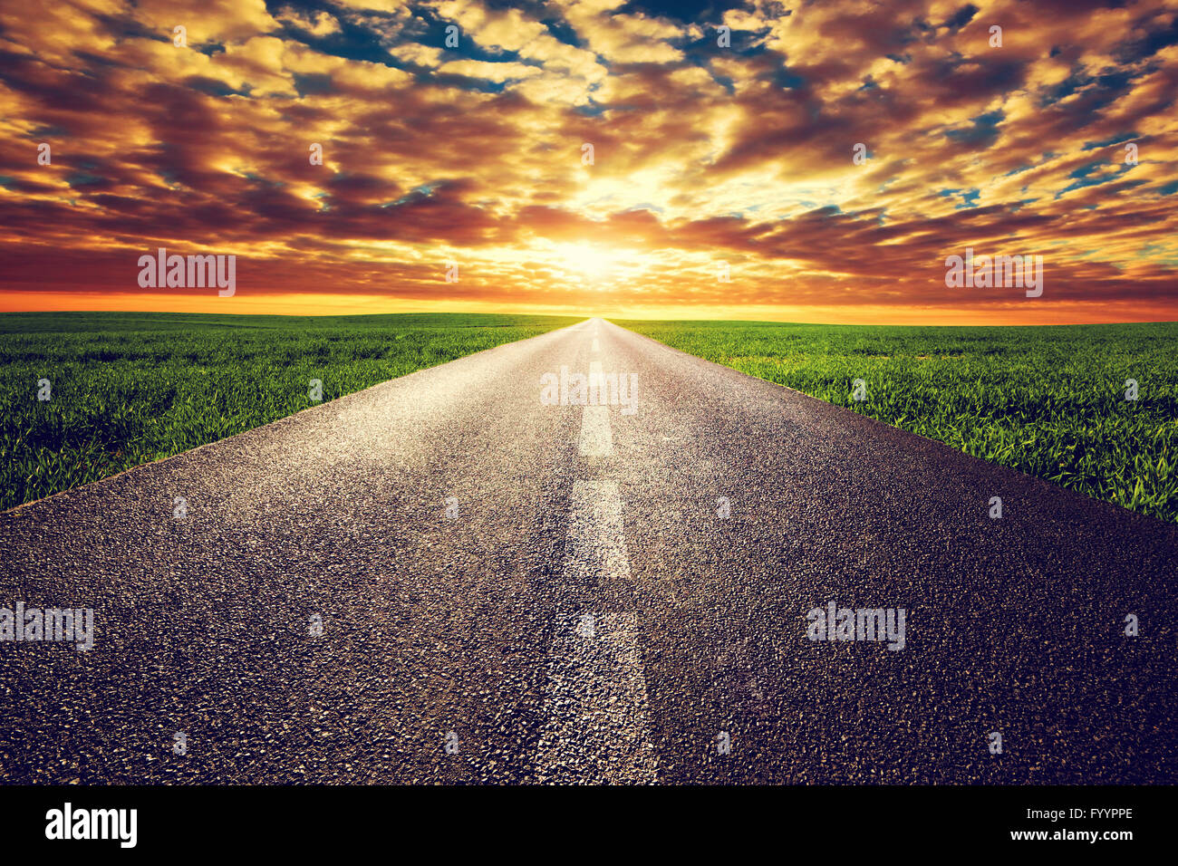 Long Straight Street High Resolution Stock Photography and Images - Alamy