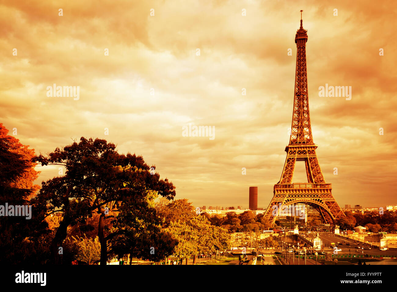 The eiffel tower in paris hi-res stock photography and images - Alamy