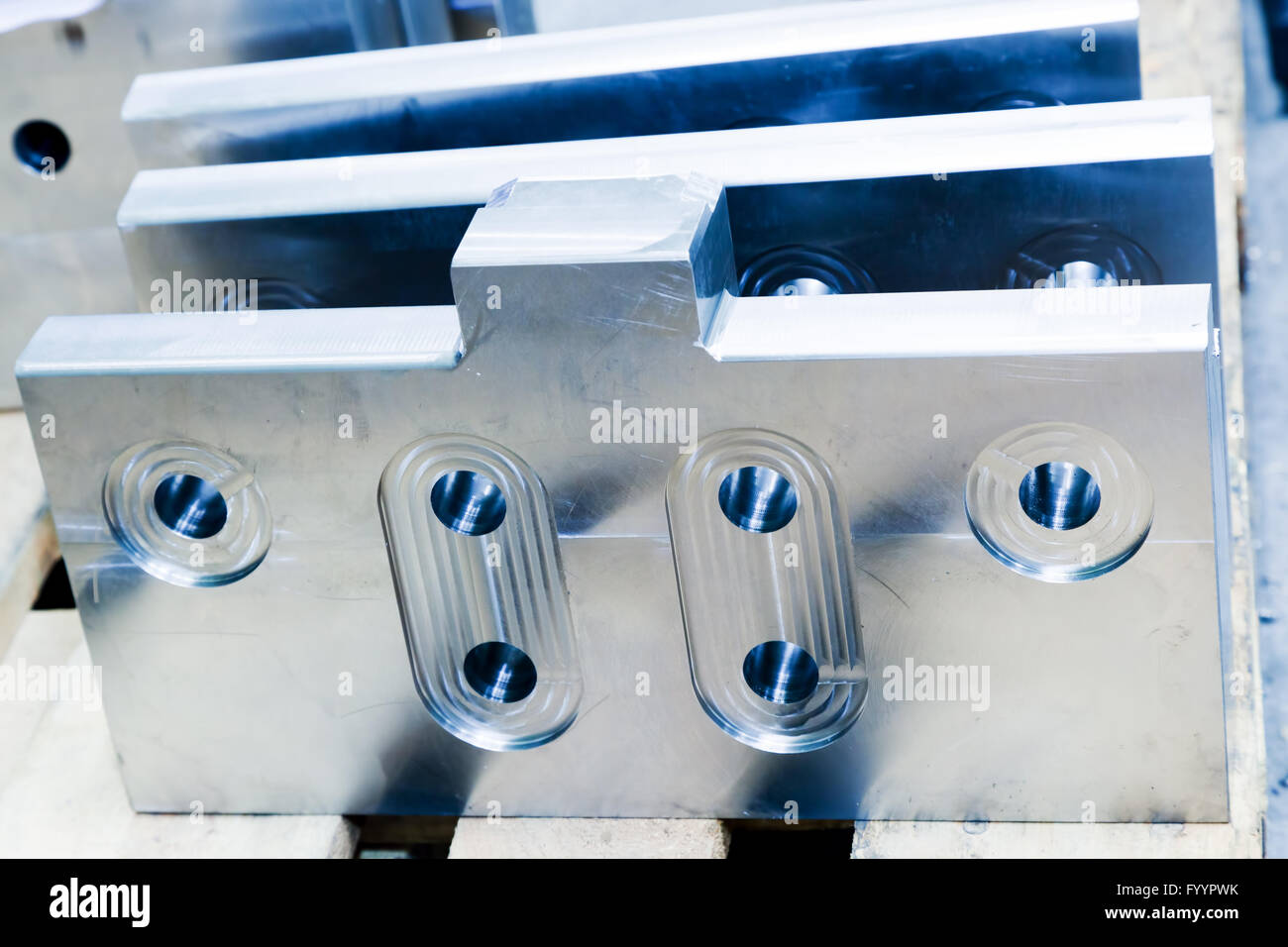 Heavy industrial hi-res stock photography and images - Alamy