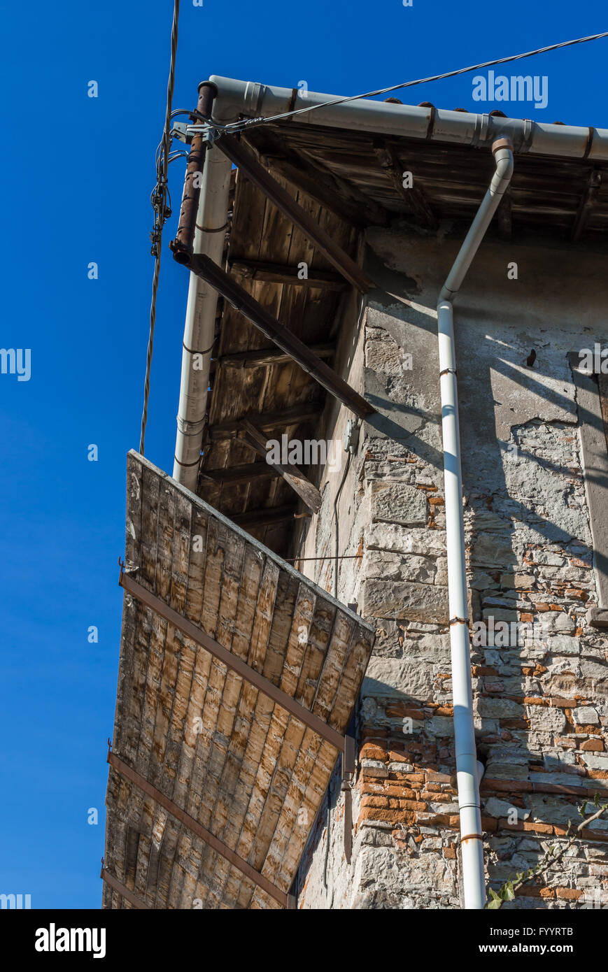 Old facade in renovation Stock Photo - Alamy Old facade in renovation Stock Photo - Alamy