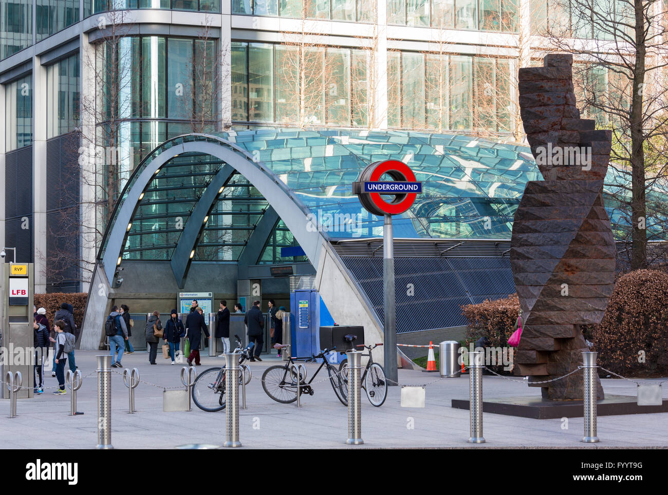 Entrance to Jubilee Line Tube station in Canary Wharf Stock Photo - Alamy