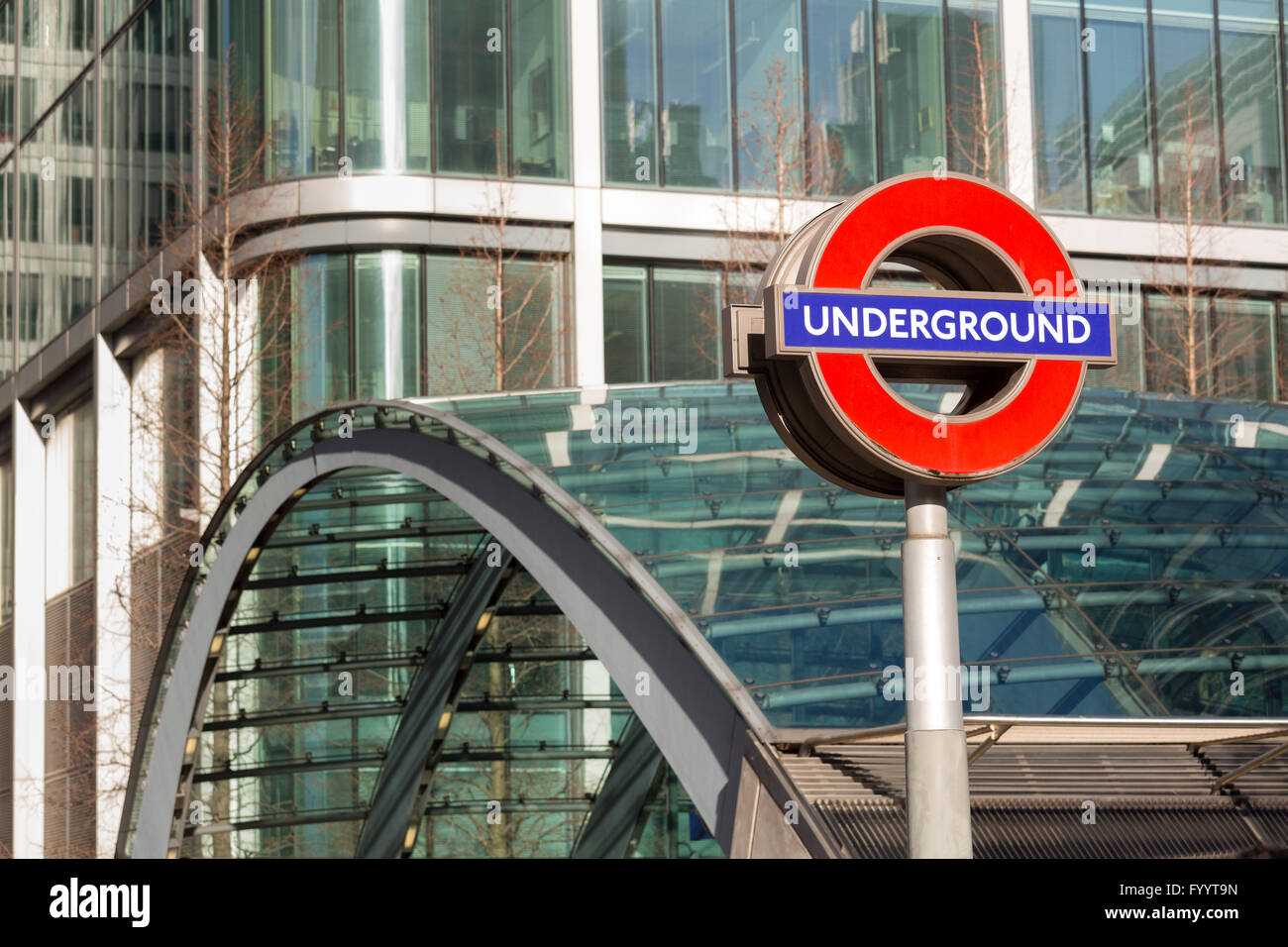 Jubilee line sign hi-res stock photography and images - Alamy