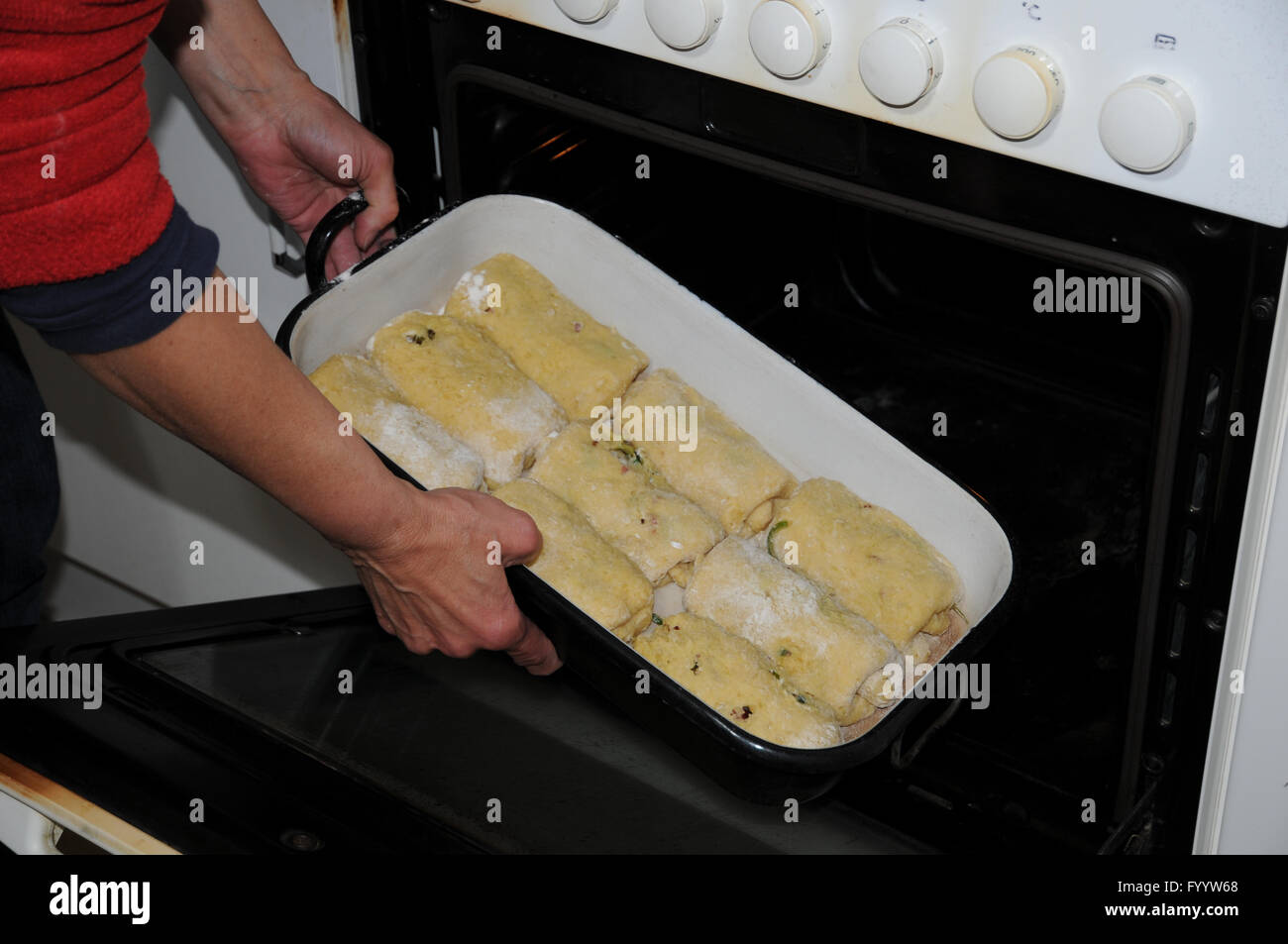 Bags of potatos hi-res stock photography and images - Alamy