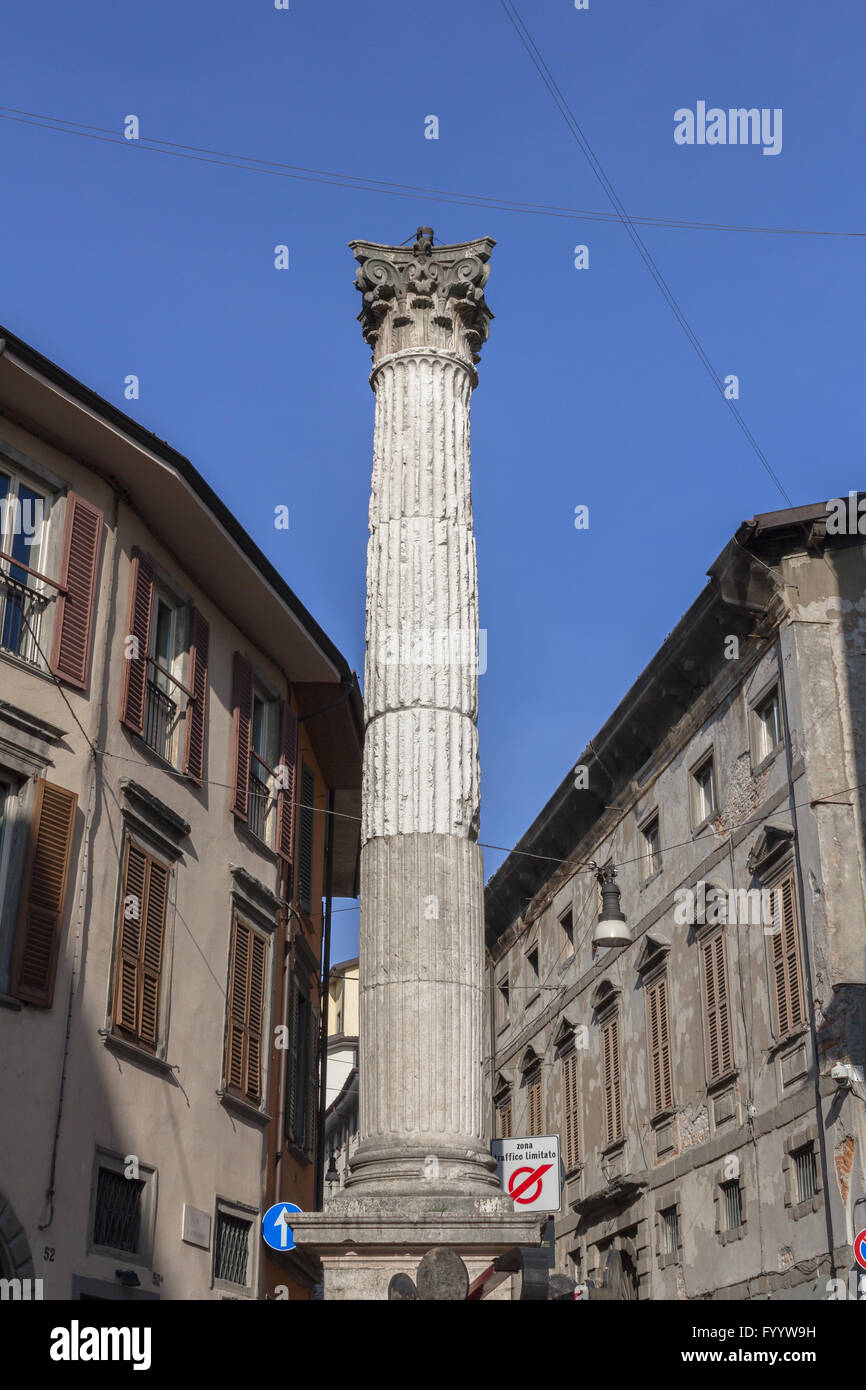 Classic roman design hi-res stock photography and images - Alamy