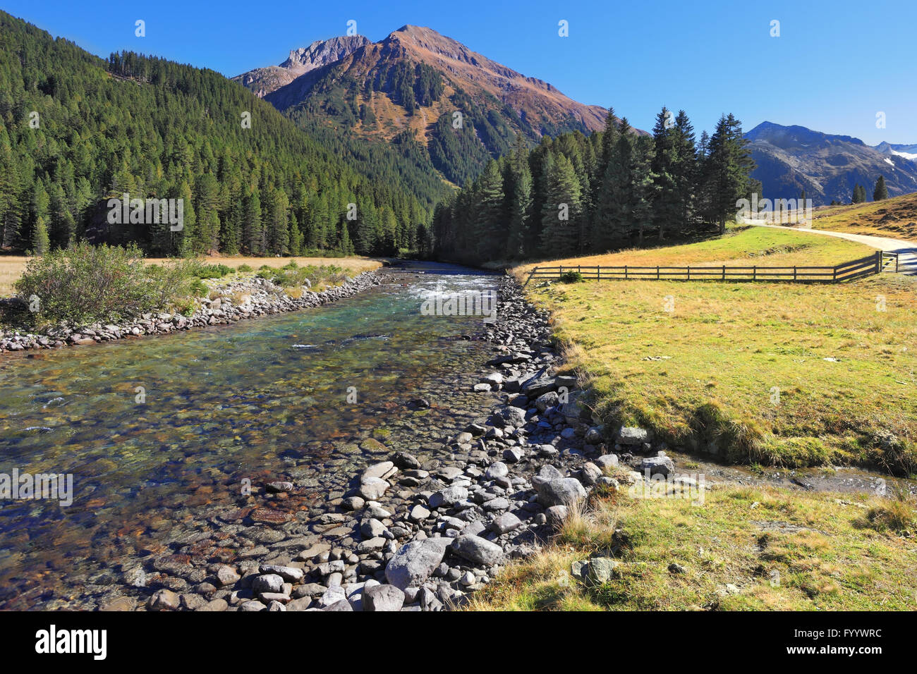 Bluish green mountains hi-res stock photography and images - Alamy