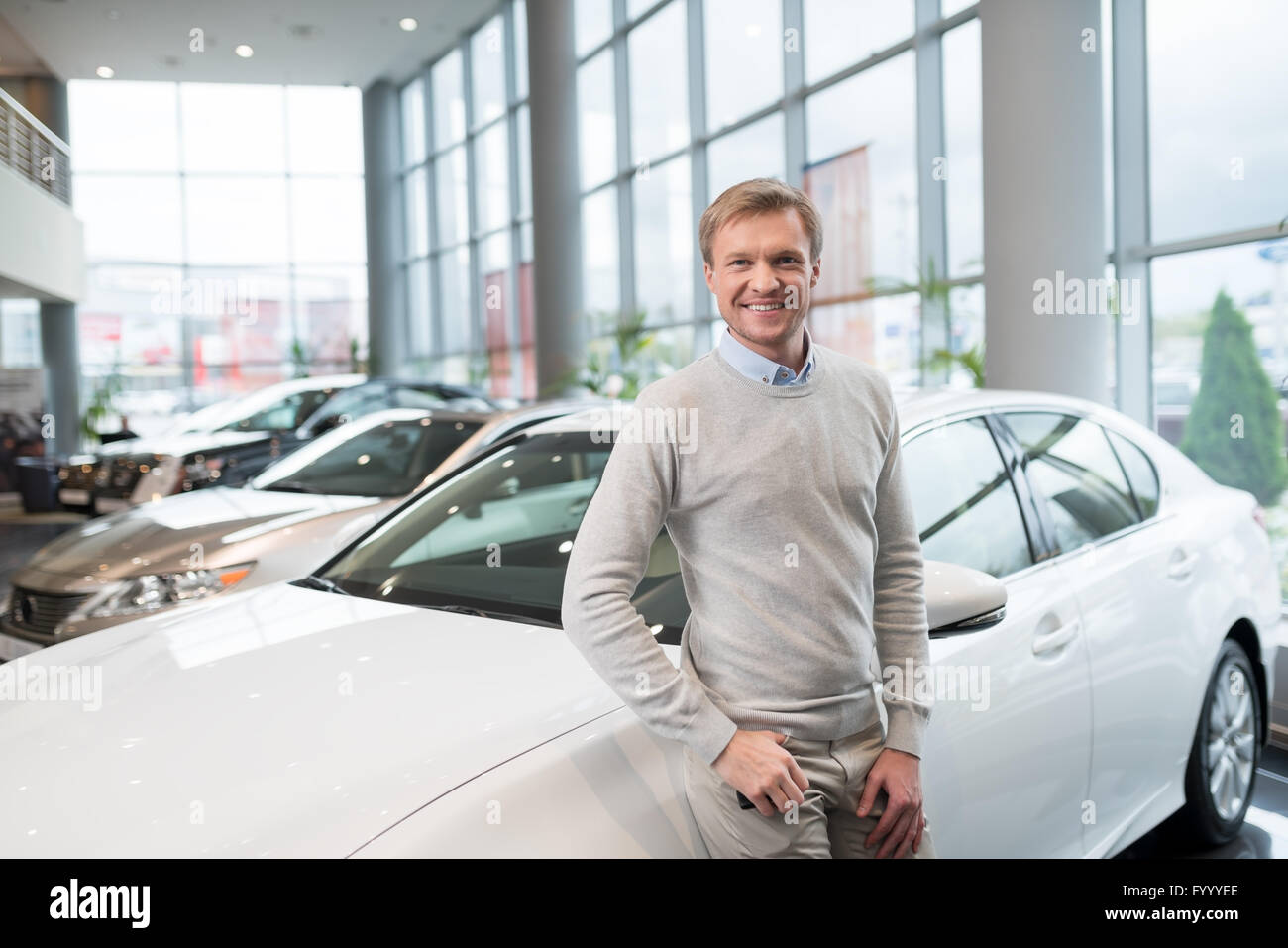 Customer service and smiling hi-res stock photography and images - Alamy