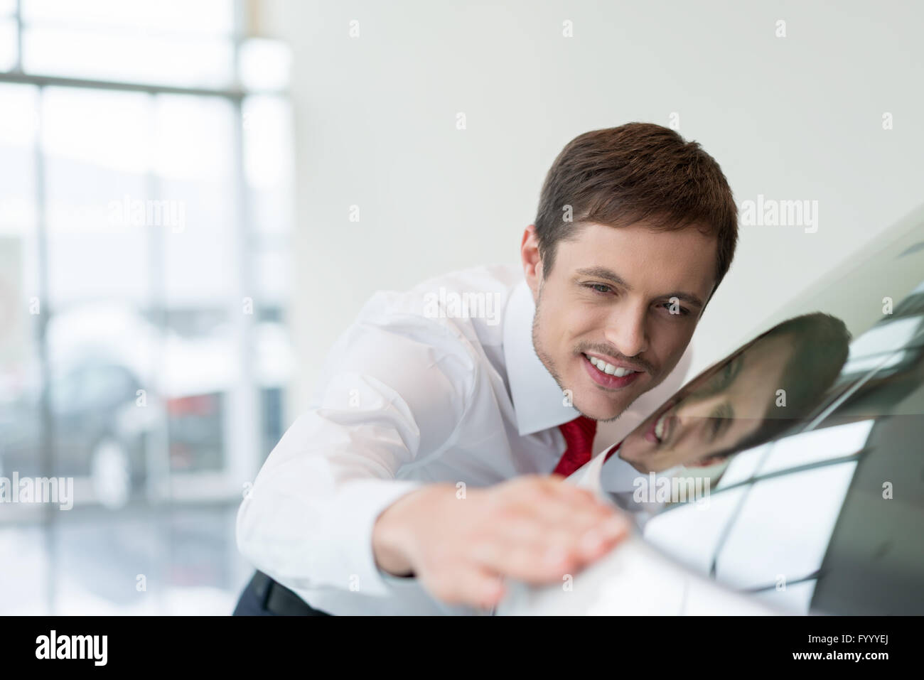 Seller smiling hi-res stock photography and images - Alamy