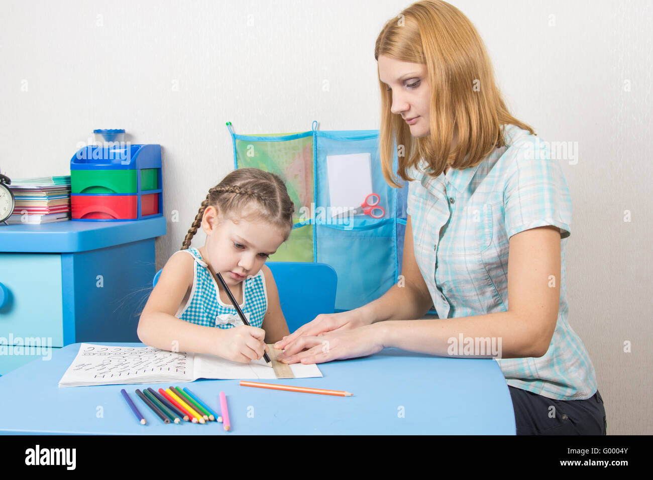 Five ruler hi-res stock photography and images - Alamy