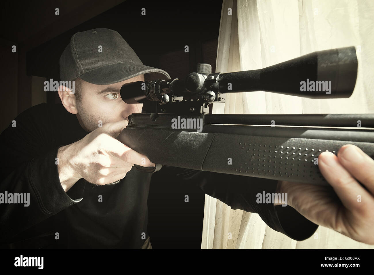 portrait of caucasian sniper with rifle Stock Photo - Alamy