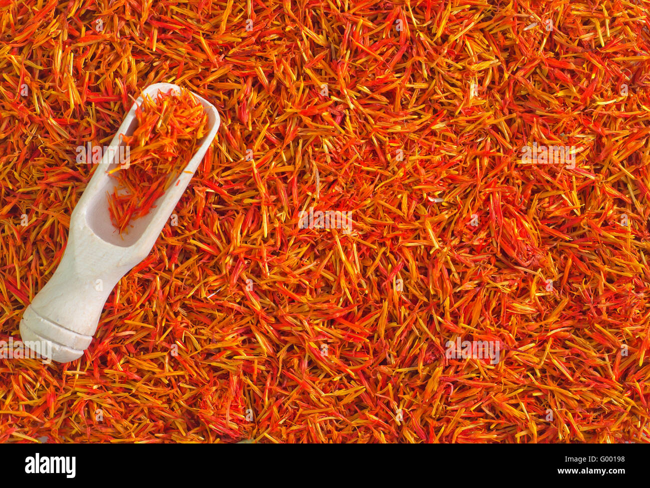 Saffron crocus threads and pistil hi-res stock photography and images ...