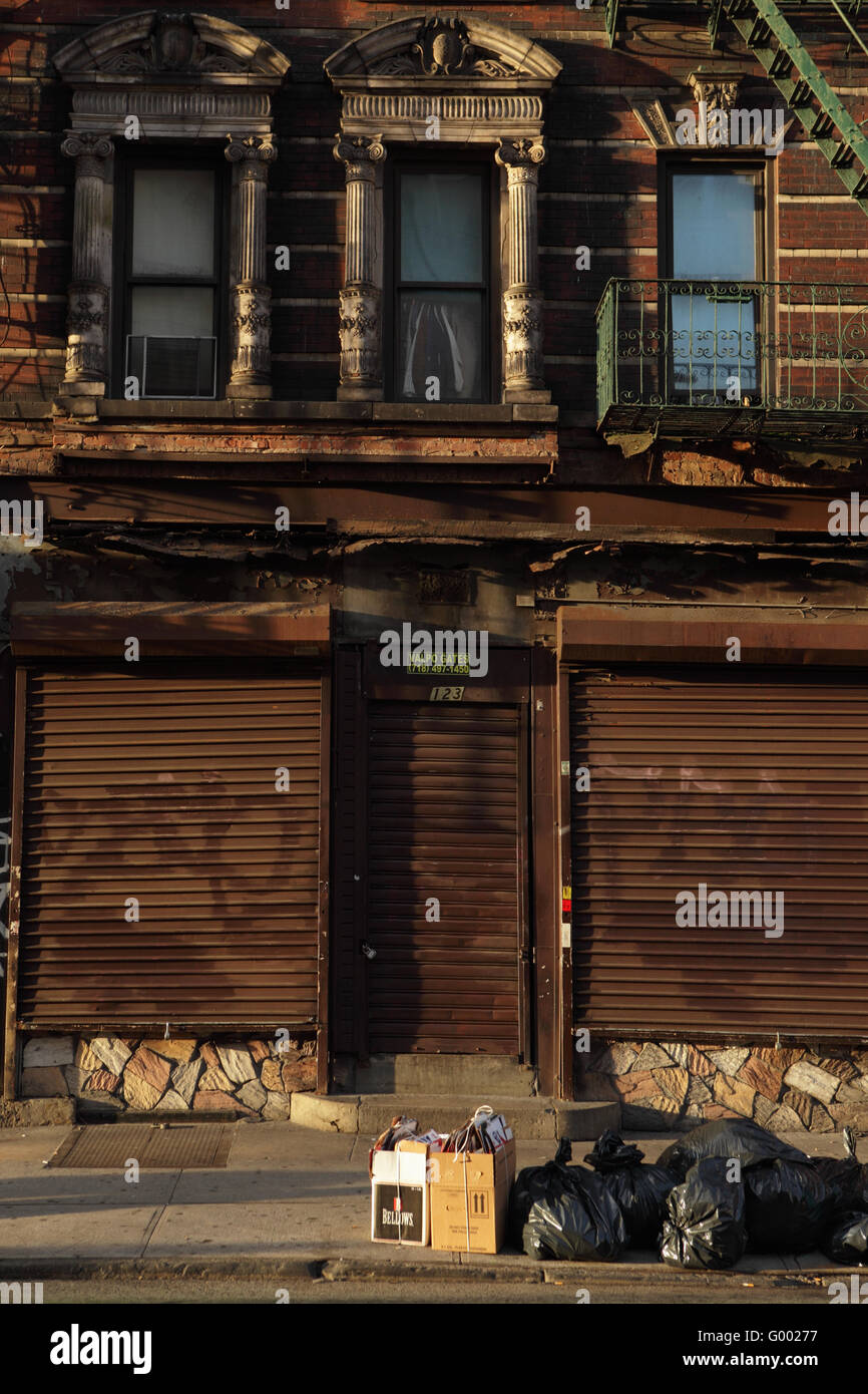 Old tenement building nyc hi-res stock photography and images - Alamy