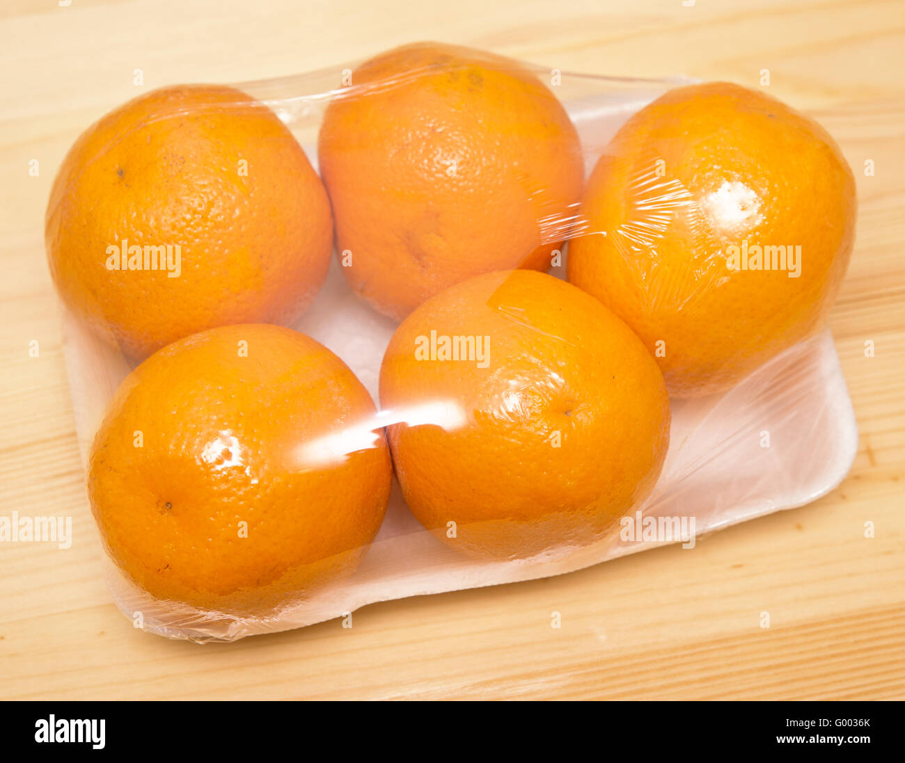 Big oranges hi-res stock photography and images - Alamy