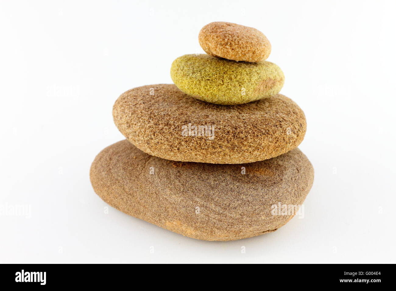 Pebbles balanced on top of each other hi-res stock photography and ...
