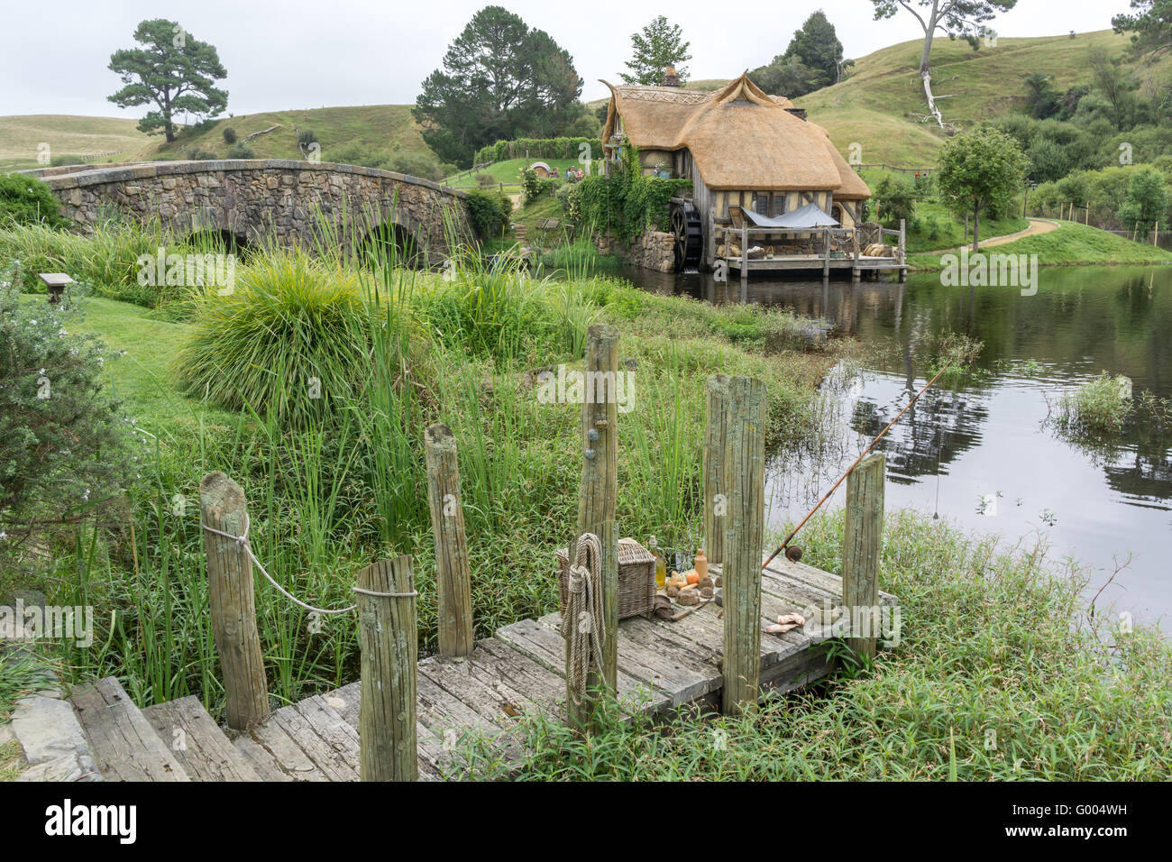 Lord of the rings movie shire bridge hi-res stock photography and ...