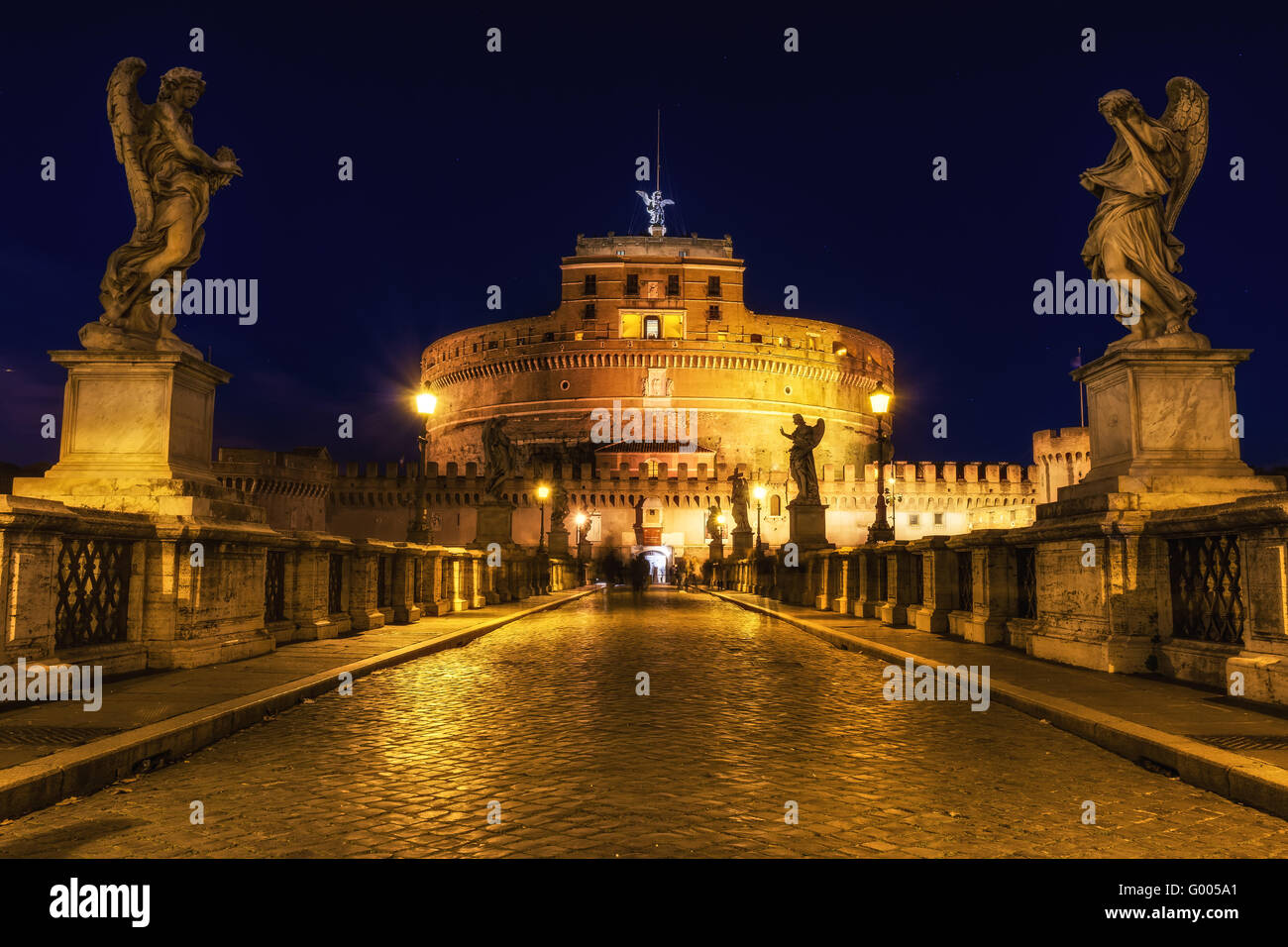 Castel Sant'Angelo at night Stock Photo - Alamy