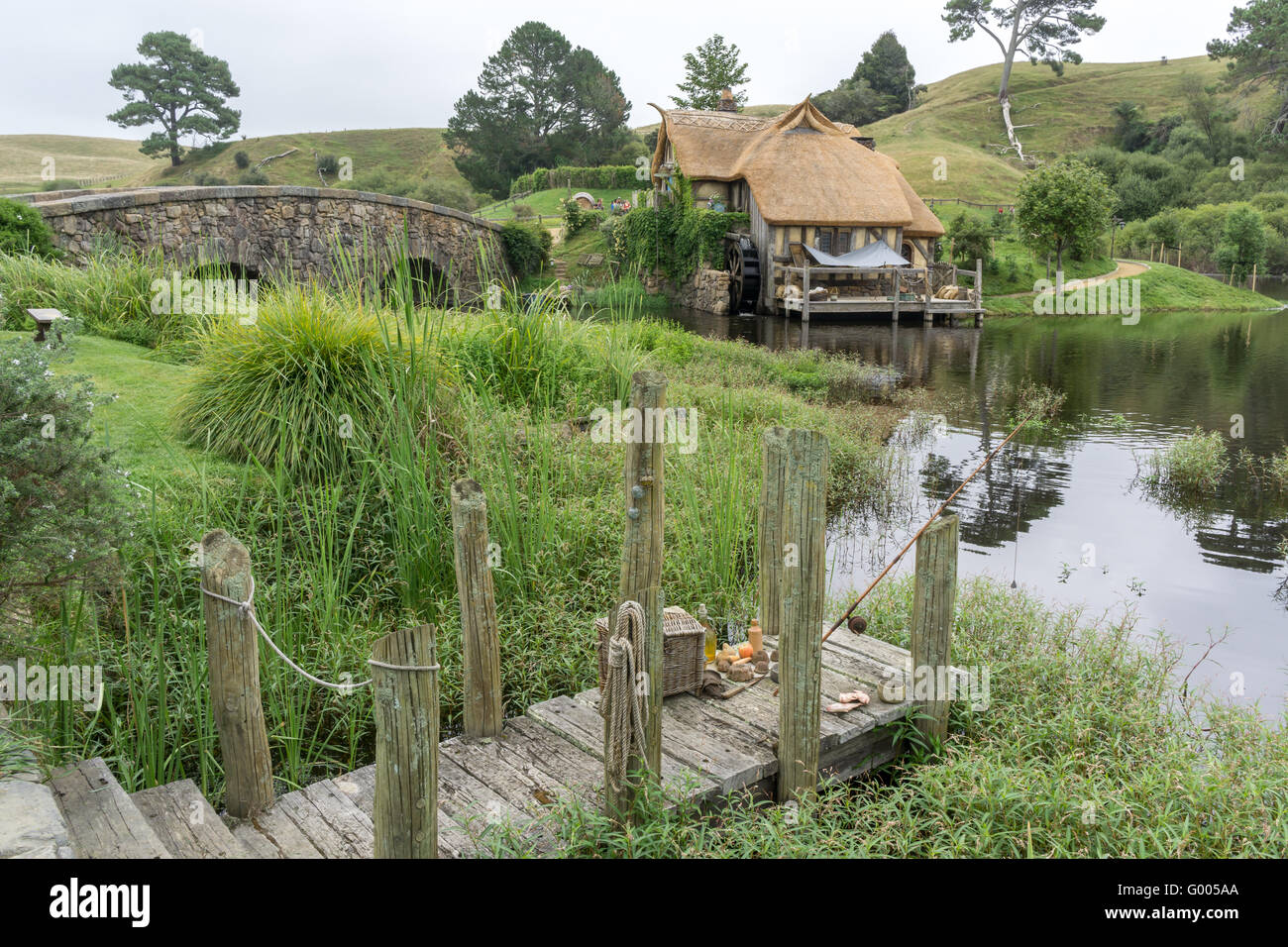 Lord of the rings movie shire bridge hi-res stock photography and ...