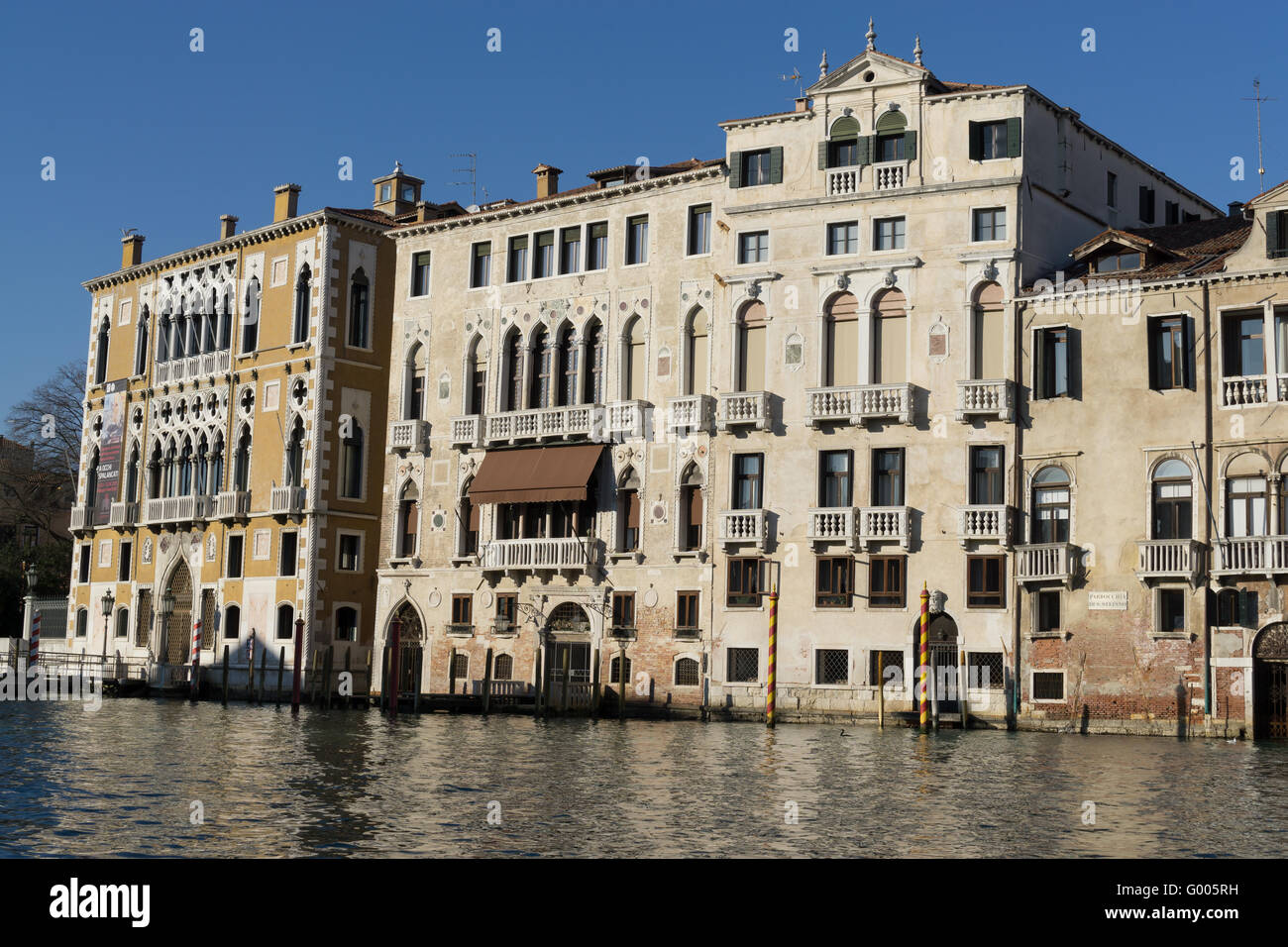 Venice alley shadows hi-res stock photography and images - Alamy
