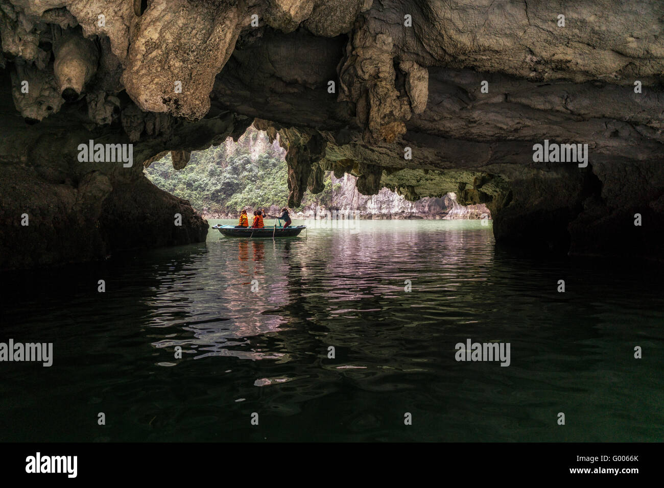 Vietnam luon cave hi-res stock photography and images - Alamy