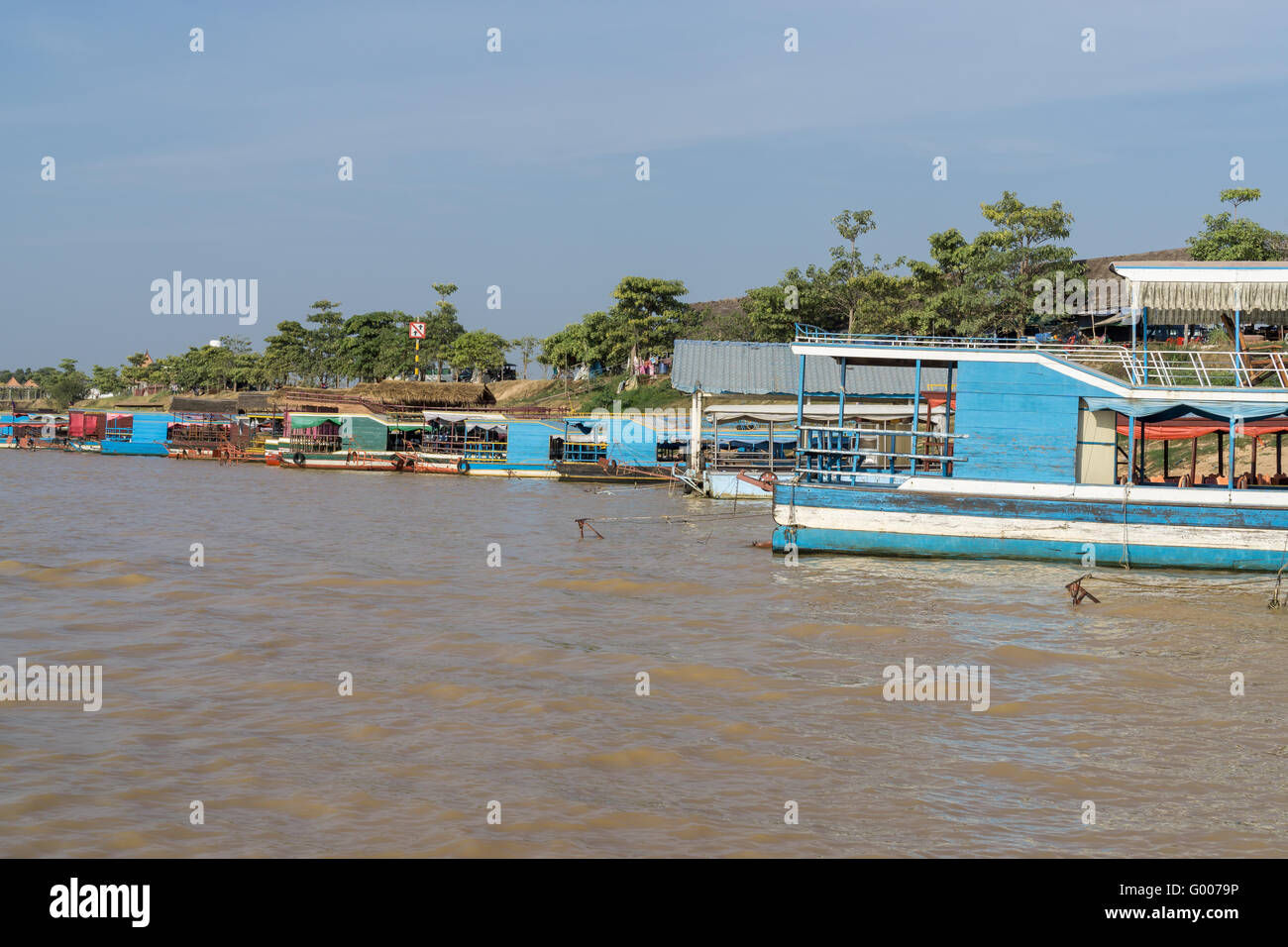 Tonle Sap port Stock Photo - Alamy