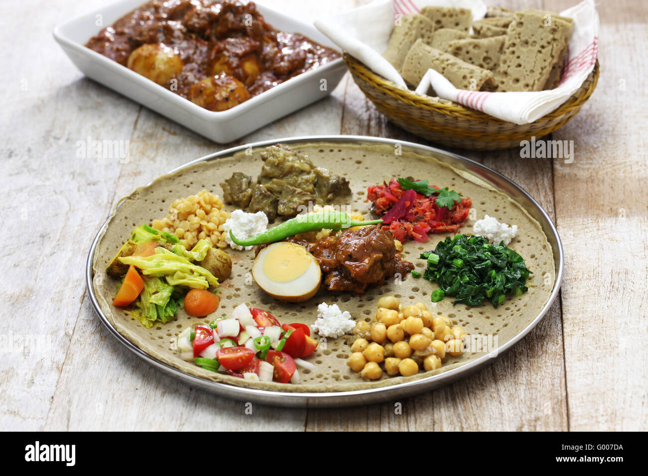 Ethiopian food hi-res stock photography and images - Alamy