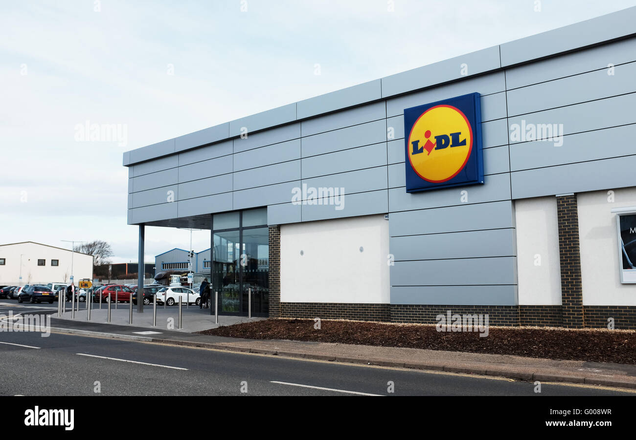 Lidl supermarkets hi-res stock photography and images - Alamy