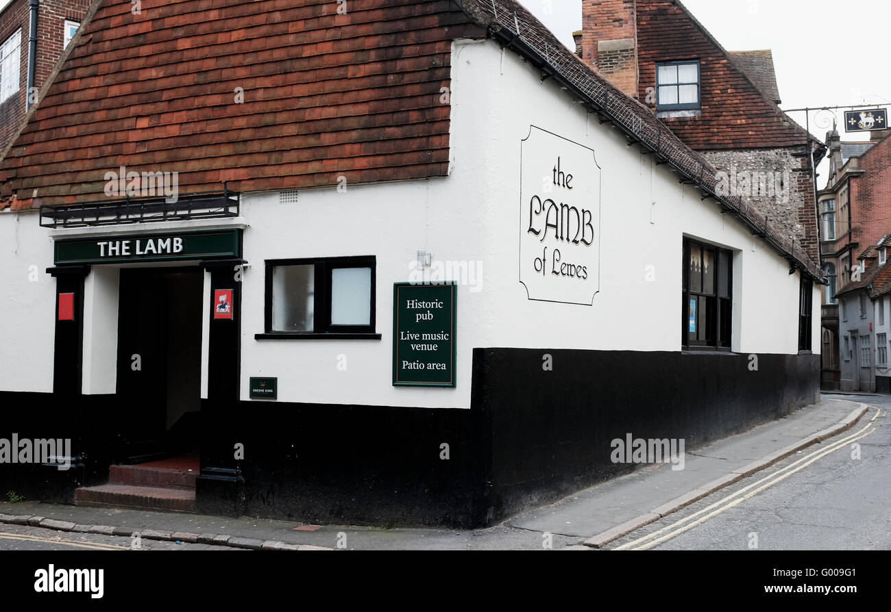 The historic Lamb pub in Lewes East Sussex UK Stock Photo - Alamy