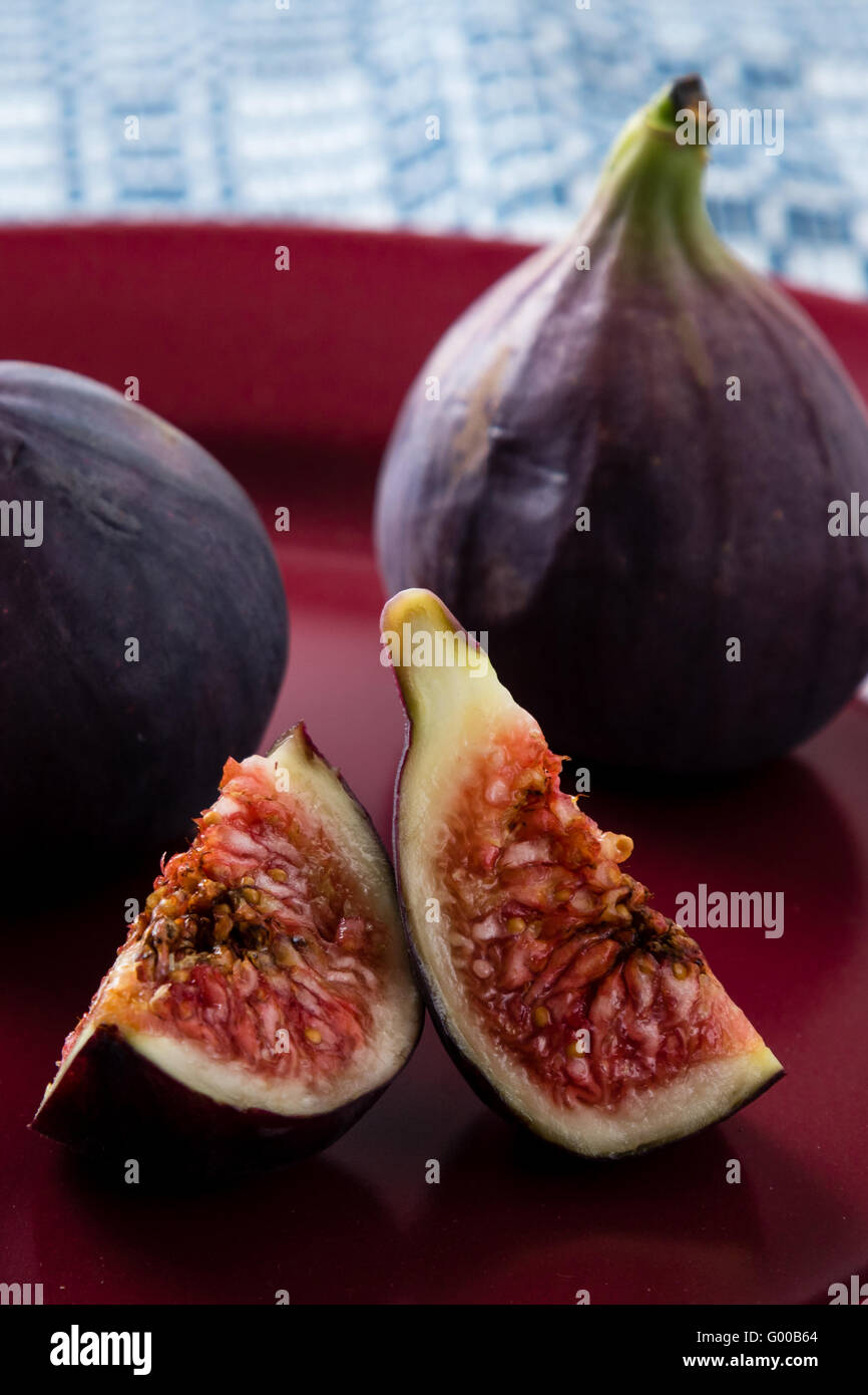 cut figs on a plate Stock Photo - Alamy
