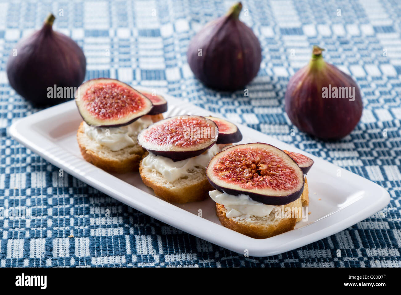 figs with cheese Stock Photo - Alamy