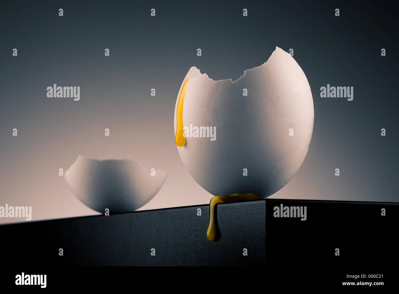 Egg yolk drip hi-res stock photography and images - Alamy