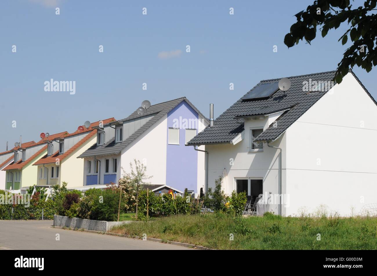 Detached family houses hi-res stock photography and images - Alamy