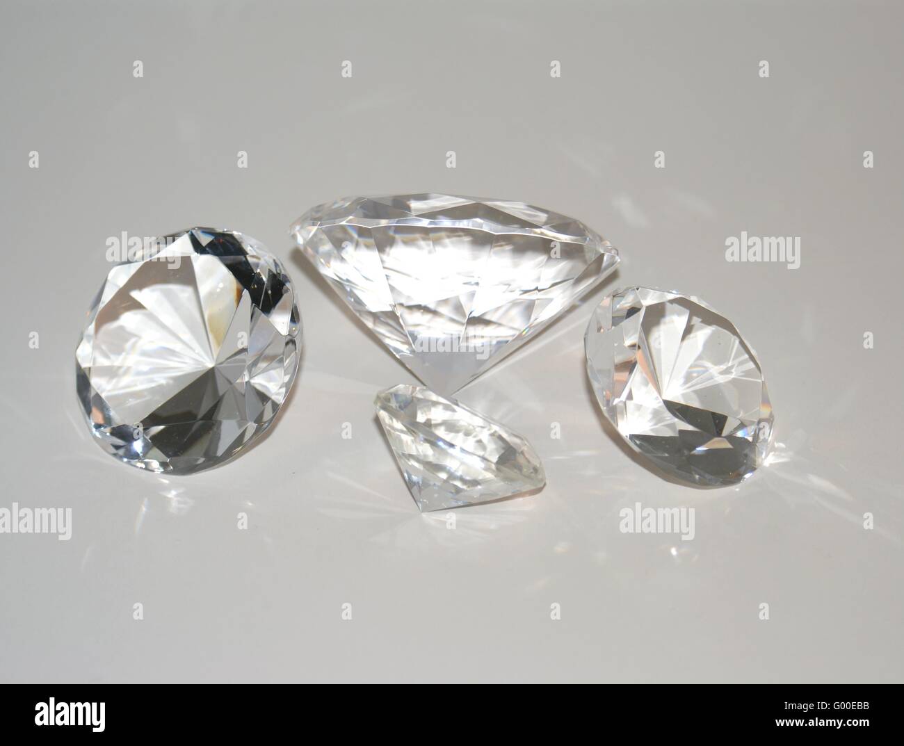 Glitter diamonds hi-res stock photography and images - Alamy