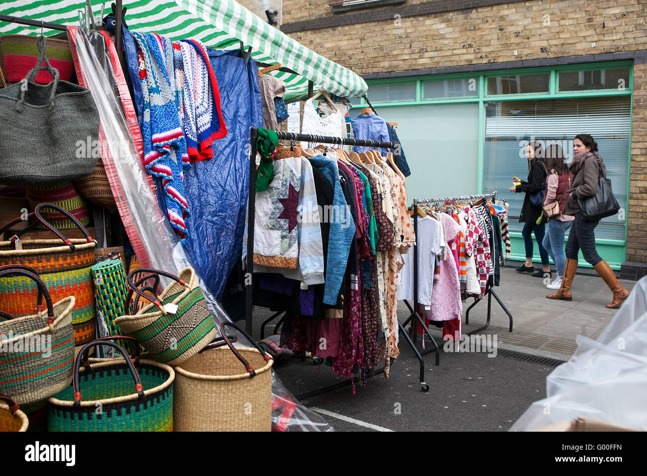 LONDON, ENGLAND, UK - MAY 4, 2015: traditional flea market at Brick ...