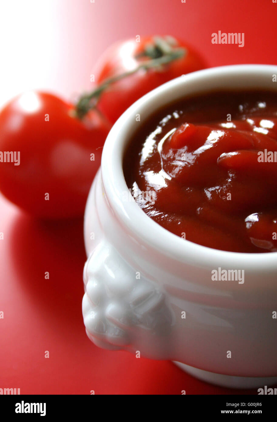 Tomatenketchup hi-res stock photography and images - Alamy