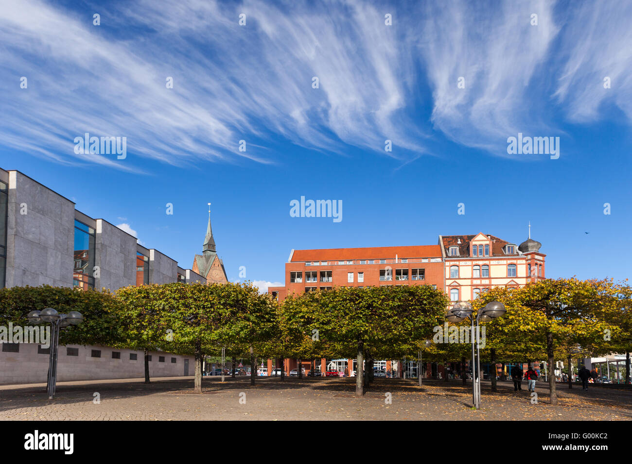 Autumn scene city park hi-res stock photography and images - Alamy