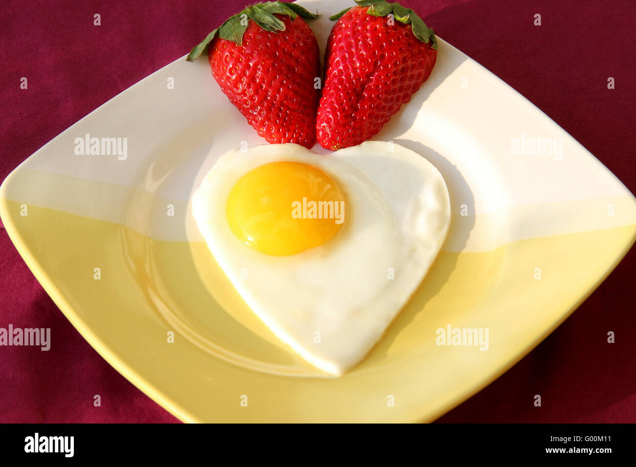 Egg in heart shape Stock Photo - Alamy