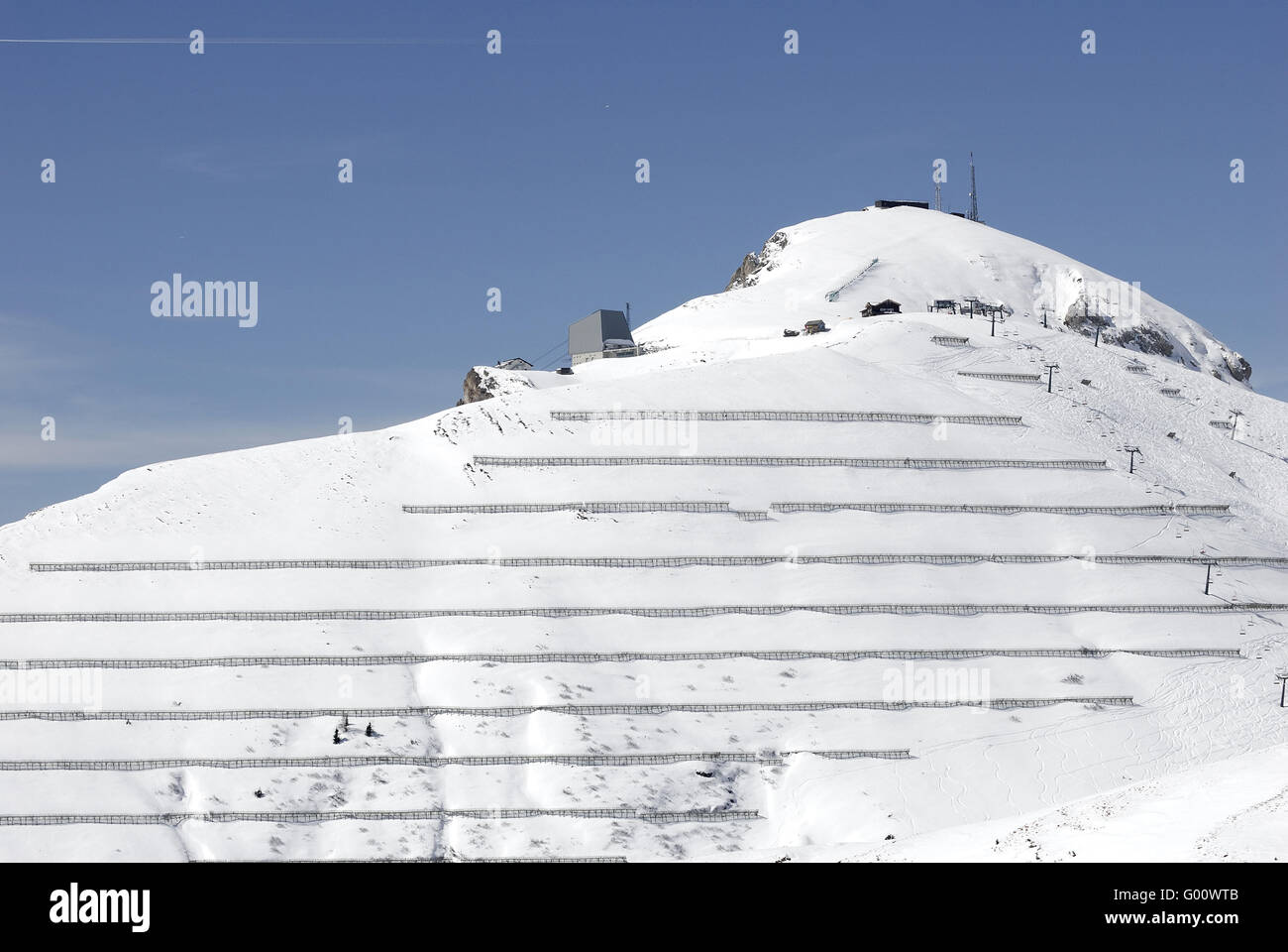 Avalanche structure hi-res stock photography and images - Alamy