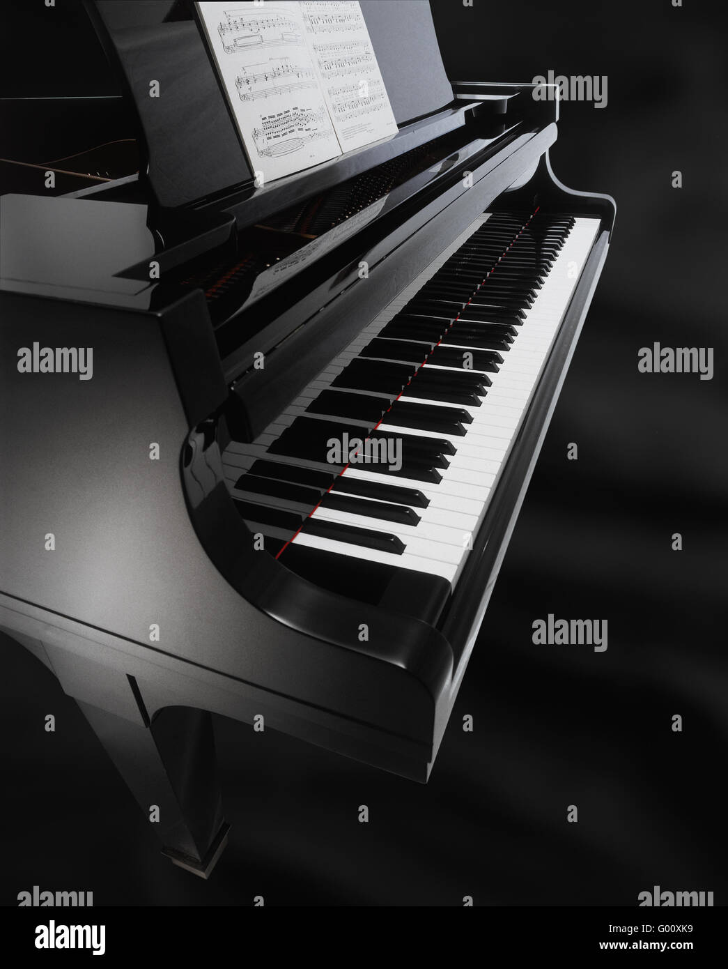 Piano tastatur hi-res stock photography and images - Alamy