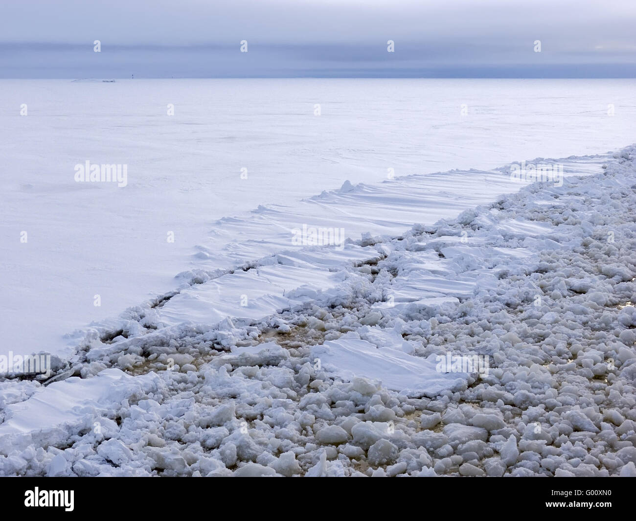 Crack of ice hi-res stock photography and images - Alamy